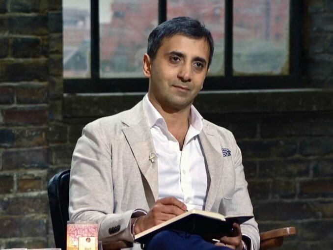 Anwar Pervez Bio, Age, Birthday, Nationality, Family, Parents, Wife, Daugh